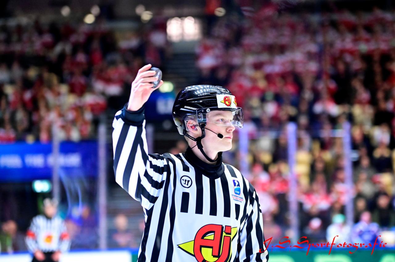 Metal Ligaen: Dagens kampe og dommere