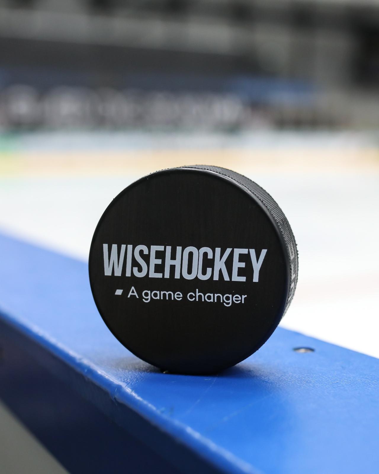 Husk at i skal afleverer pucke som ryger ud af spil