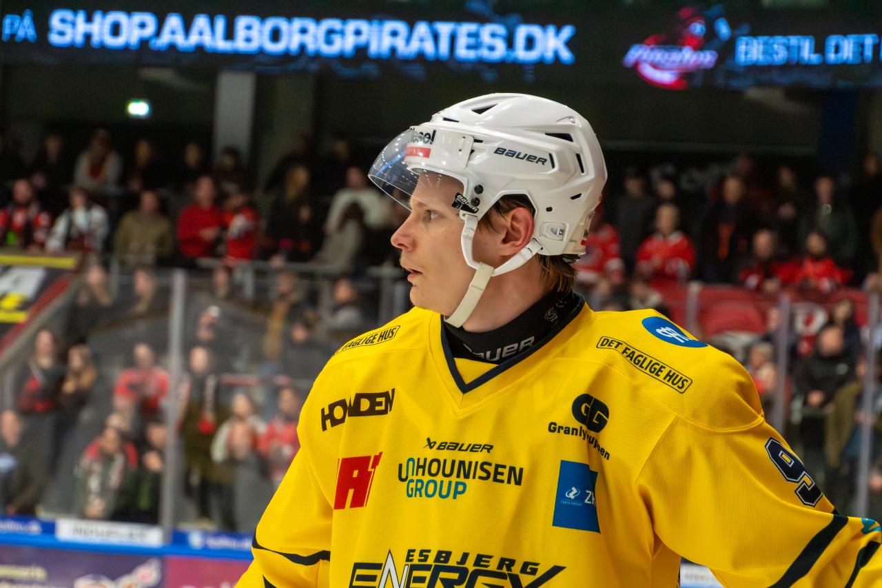 Markus Åkerblom: Vi giver for mange mål væk